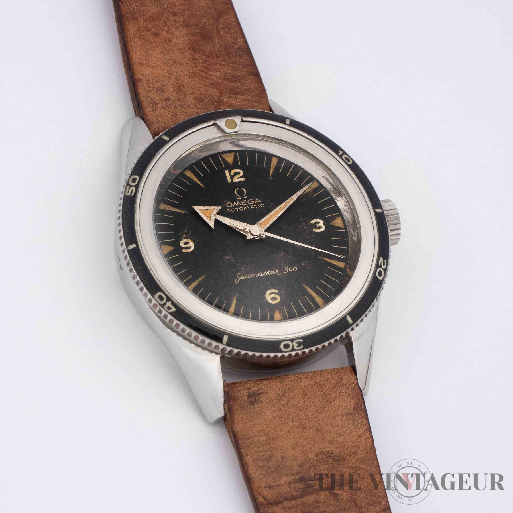 Omega seamaster 300 2913-3 military diver - The Vintageur