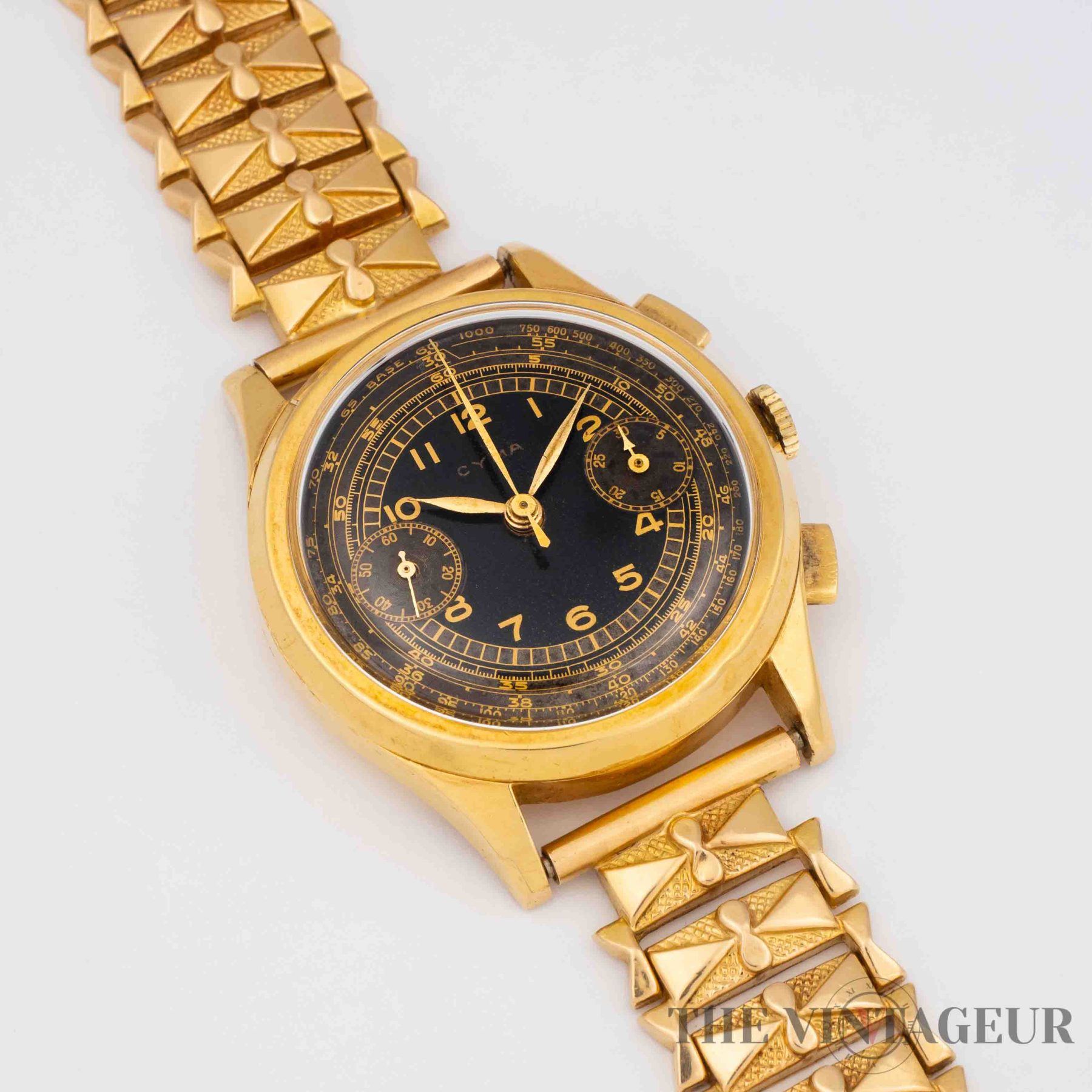 Cyma Chronograph - The Vintageur